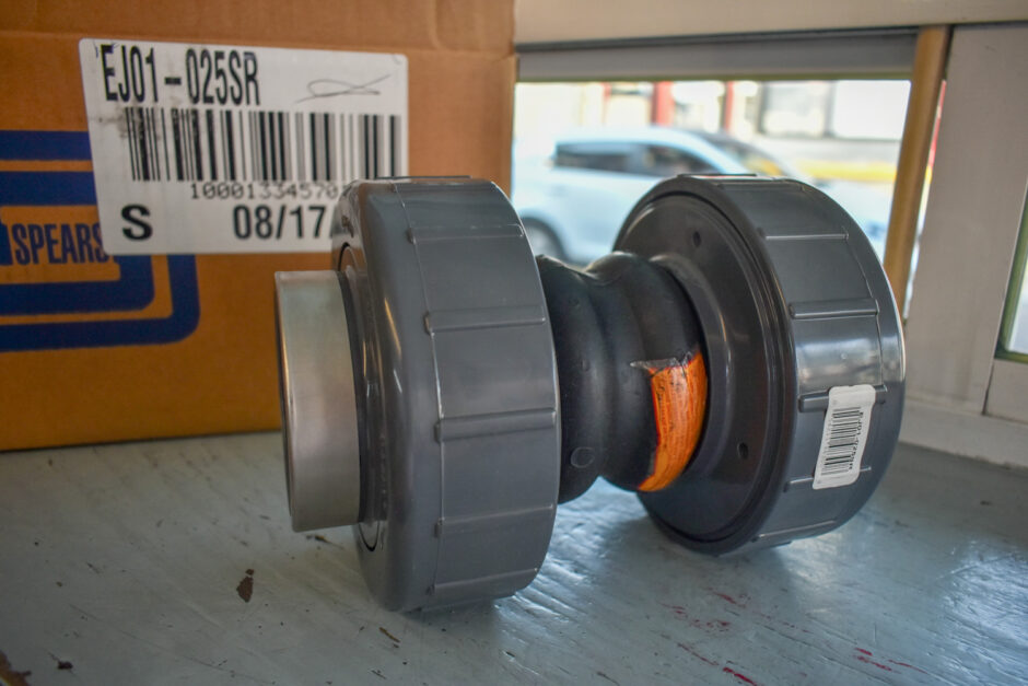 EJ01-025SR Junta de Expansión en PVC con Fuelle de Elastómero (Neopreno) de Spears® extremos ...