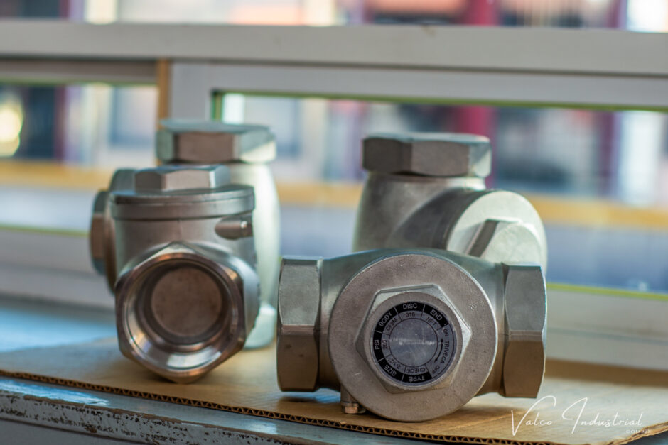 SCINOX-025 Válvula Swing Check Columpio de Acero Inoxidable Roscada 200WOG de 2-1/2″ – Mostrador ...