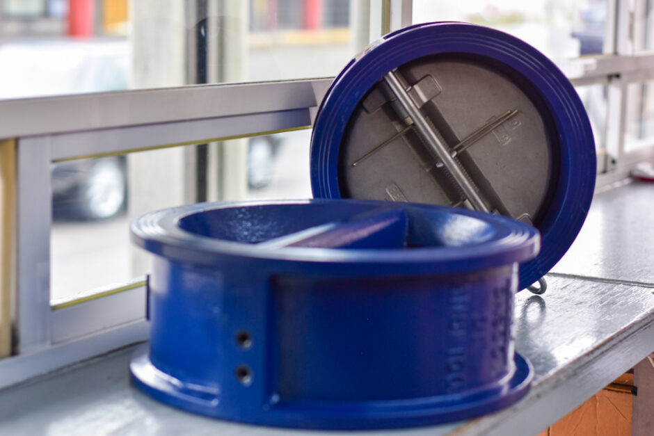 5116250 & 5116300 Válvula Duo Check de 125-150# Hierro/Inoxidable de 10 ...