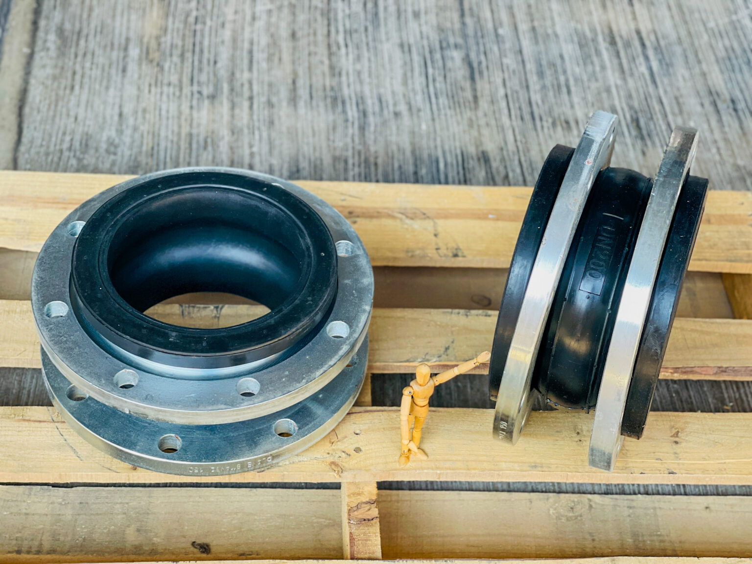 EJ1-8X6 Junta de Expansión Bridada 150# con Fuelle NBR de 8 x 6″ – Mostrador VALCO INDUSTRIAL